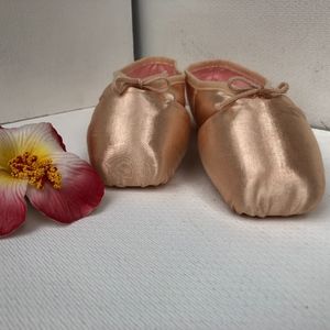 CHACOTT VERONESE | Shoes | Chacott Veronese Pointe Shoes Royal Pink C ...